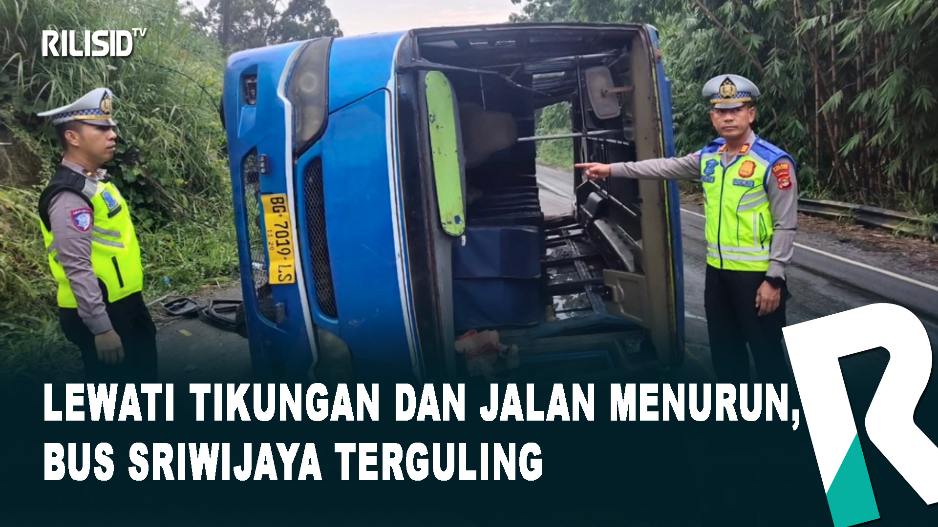 Lewati Tikungan dan Jalan Menurun, Bus Sriwijaya Terguling - RILISID TV